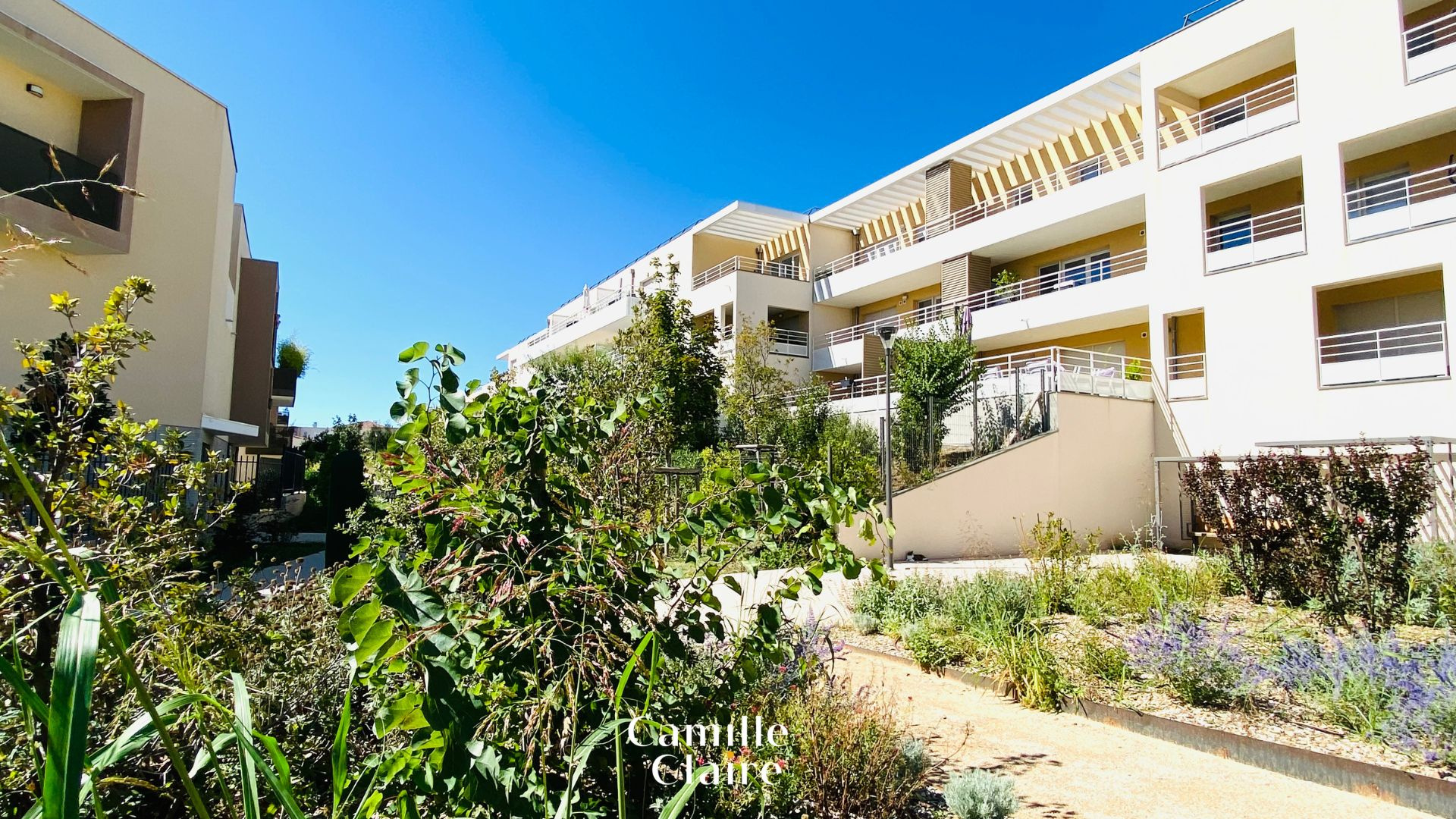Vente Grande terrasse avec vue St victoire, appartement 4 pièces à 15 min centre ville d'Aix en ...